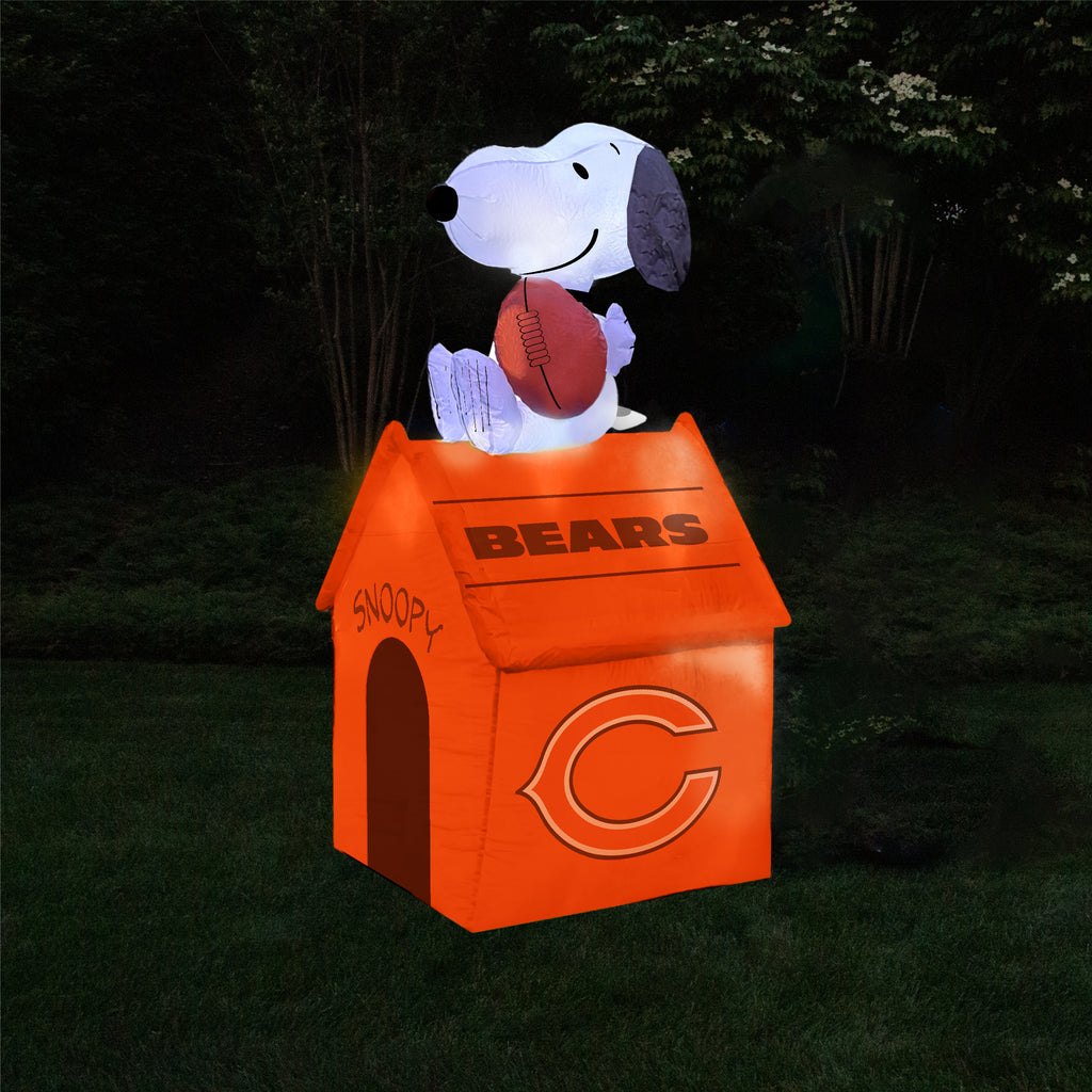 Chicago BearsInflatable Snoopy™ Doghouse - For The Deep Rooted Fan ...